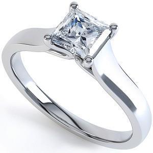 SquareDiamondSolitaireRing_1200x1200.jpg?v=1686314648